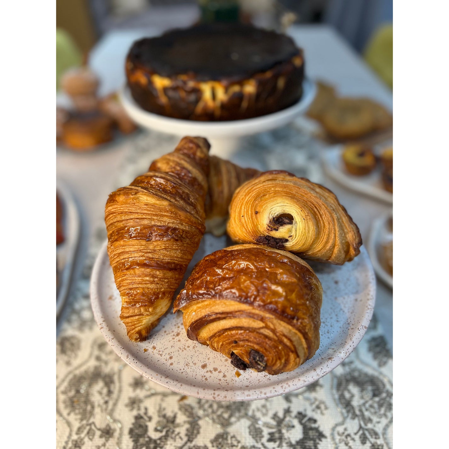 Chocolatine & Croissants – The Butterholic